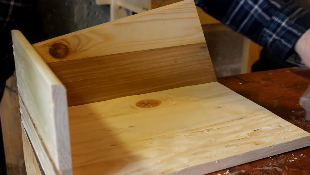 How To Make A Post Box From A Wood Pallet