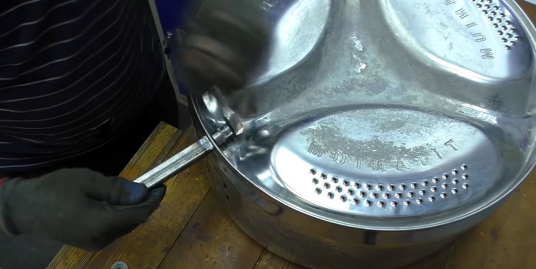 How To Make A Table From An Old Washing Machine Drum